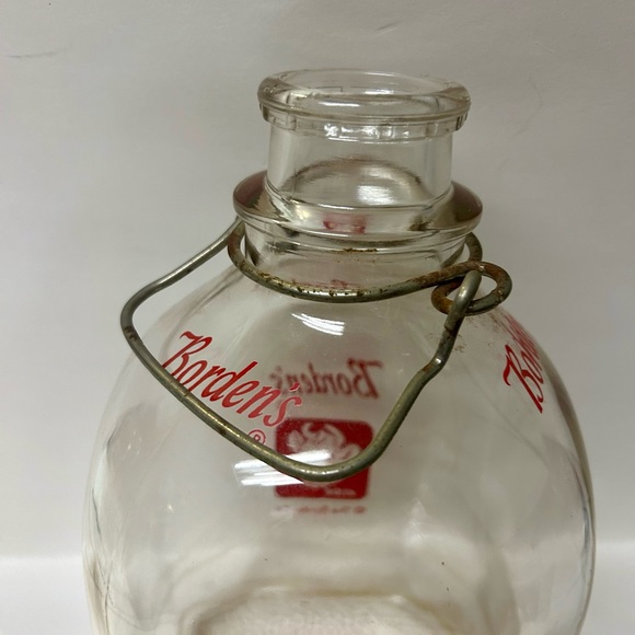 Accents | Vintage Borden 1 Gallon Glass Milk Bottle Elsie Cow Red Label Wire Metal Handle | Poshmark
